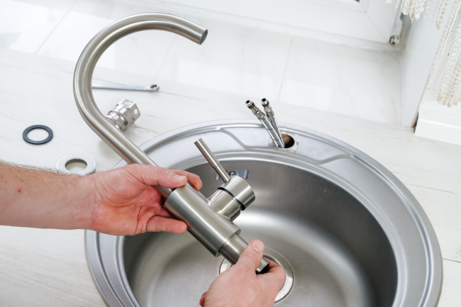 3 Signs It’s Time for a Faucet Replacement - Anytime Plumbing & Solutions